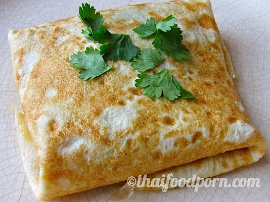 How to make a Thai Stuffed Omelette - Thai recipes